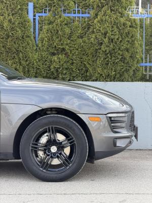 Grey Porsche Macan 2016 in Vilnius, with an engine capacity of 3.00 L and mileage of 242 thousand km for 18500 €, photo 8 on AUTOMOTO.COM.LV
