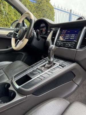 Grey Porsche Macan 2016 in Vilnius, with an engine capacity of 3.00 L and mileage of 242 thousand km for 18500 €, photo 15 on AUTOMOTO.COM.LV