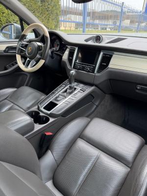 Grey Porsche Macan 2016 in Vilnius, with an engine capacity of 3.00 L and mileage of 242 thousand km for 18500 €, photo 16 on AUTOMOTO.COM.LV
