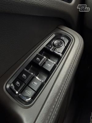Grey Porsche Macan 2016 in Vilnius, with an engine capacity of 3.00 L and mileage of 242 thousand km for 18500 €, photo 17 on AUTOMOTO.COM.LV