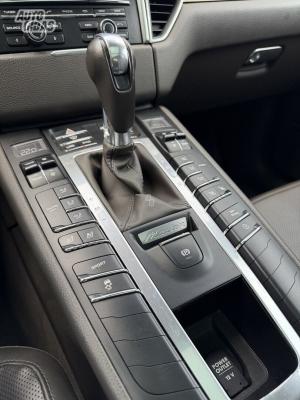 Grey Porsche Macan 2016 in Vilnius, with an engine capacity of 3.00 L and mileage of 242 thousand km for 18500 €, photo 20 on AUTOMOTO.COM.LV