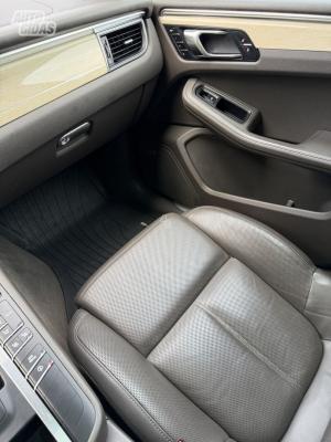 Grey Porsche Macan 2016 in Vilnius, with an engine capacity of 3.00 L and mileage of 242 thousand km for 18500 €, photo 21 on AUTOMOTO.COM.LV