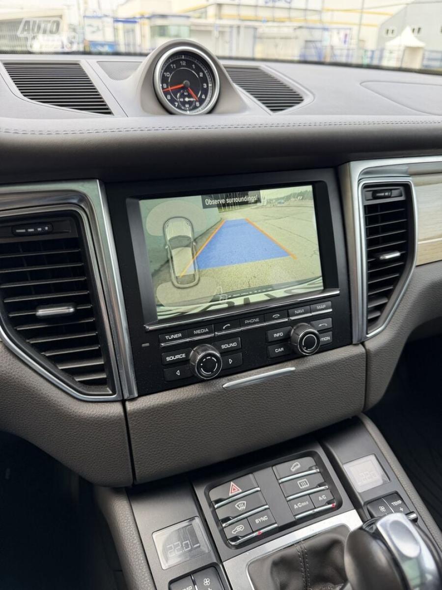 Grey Porsche Macan 2016 in Vilnius, with an engine capacity of 3.00 L and mileage of 242 thousand km for 18500 €, photo 22 on AUTOMOTO.COM.LV