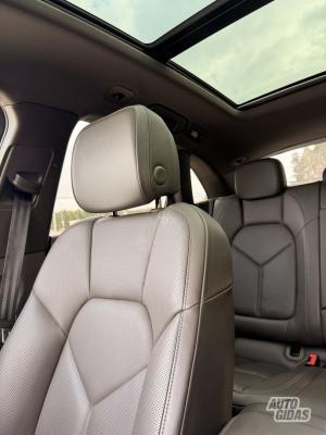 Grey Porsche Macan 2016 in Vilnius, with an engine capacity of 3.00 L and mileage of 242 thousand km for 18500 €, photo 26 on AUTOMOTO.COM.LV