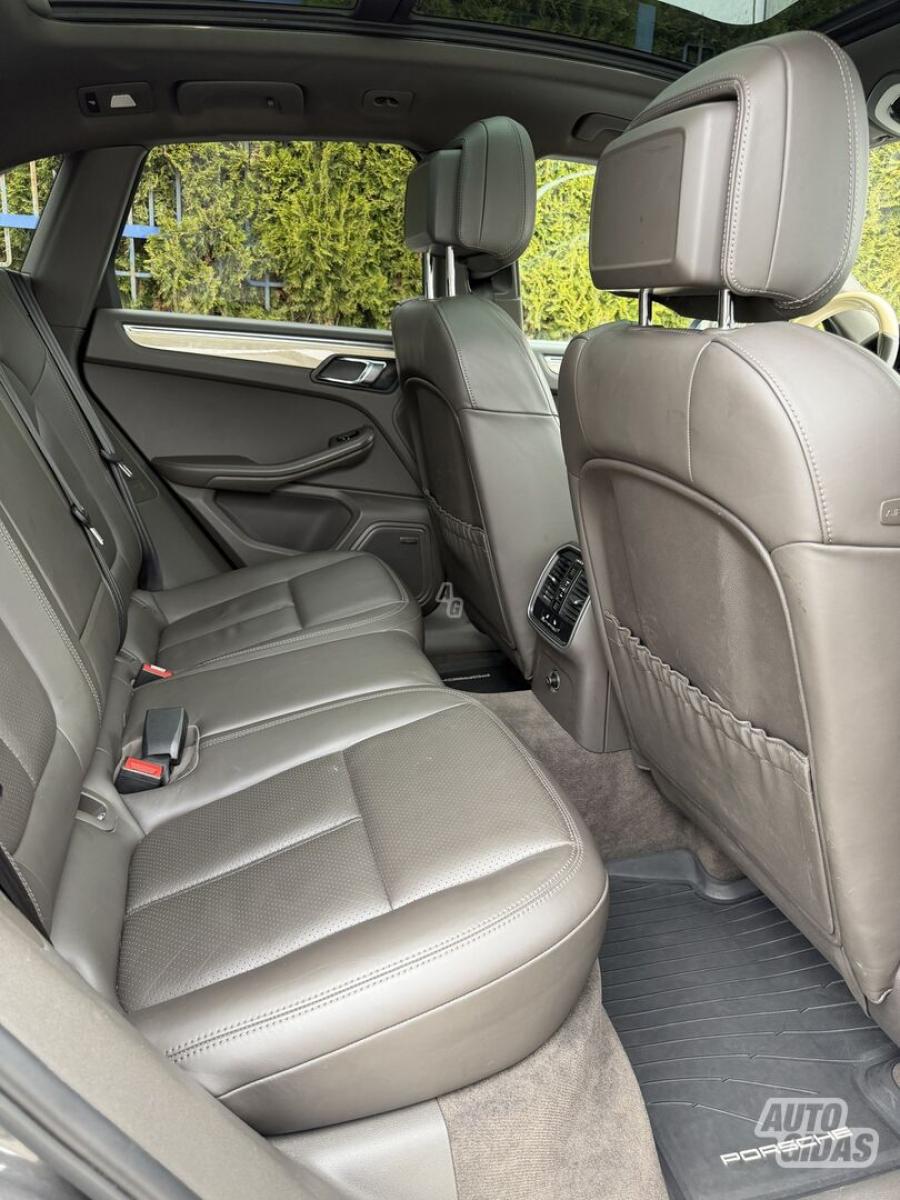 Grey Porsche Macan 2016 in Vilnius, with an engine capacity of 3.00 L and mileage of 242 thousand km for 18500 €, photo 34 on AUTOMOTO.COM.LV