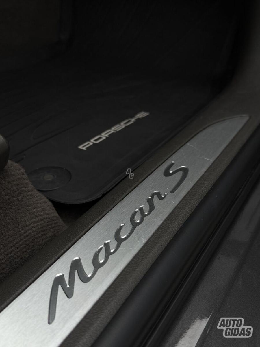 Grey Porsche Macan 2016 in Vilnius, with an engine capacity of 3.00 L and mileage of 242 thousand km for 18500 €, photo 36 on AUTOMOTO.COM.LV