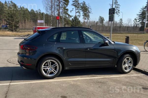 Grey Porsche Macan 2016 in Riga, with an engine capacity of 2.00 L and mileage of 117 thousand km for 35700 €, photo 1 on AUTOMOTO.COM.LV