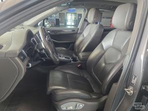Grey Porsche Macan 2016 in Kaunas, with an engine capacity of 3.00 L and mileage of 184 thousand km for 11500 €, photo 8 on AUTOMOTO.COM.LV