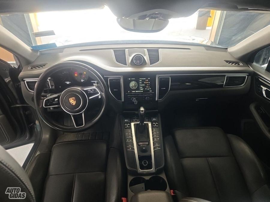 Grey Porsche Macan 2016 in Kaunas, with an engine capacity of 3.00 L and mileage of 184 thousand km for 11500 €, photo 9 on AUTOMOTO.COM.LV