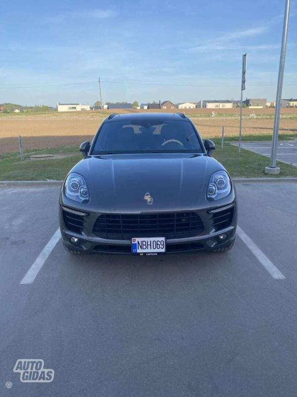 Grey Porsche Macan 2016 in Vilnius, with an engine capacity of 3.00 L and mileage of 243 thousand km for 18000 €, photo 1 on AUTOMOTO.COM.LV