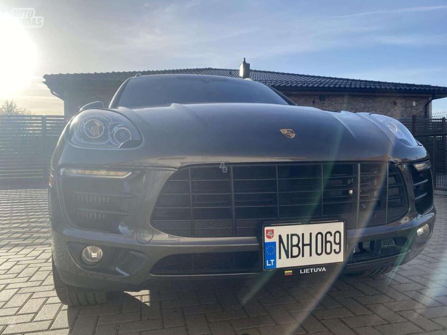 Grey Porsche Macan 2016 in Vilnius, with an engine capacity of 3.00 L and mileage of 243 thousand km for 18000 €, photo 9 on AUTOMOTO.COM.LV
