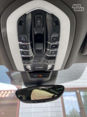 Grey Porsche Macan 2016 in Vilnius, with an engine capacity of 3.00 L and mileage of 243 thousand km for 18000 €, photo 21 on AUTOMOTO.COM.LV