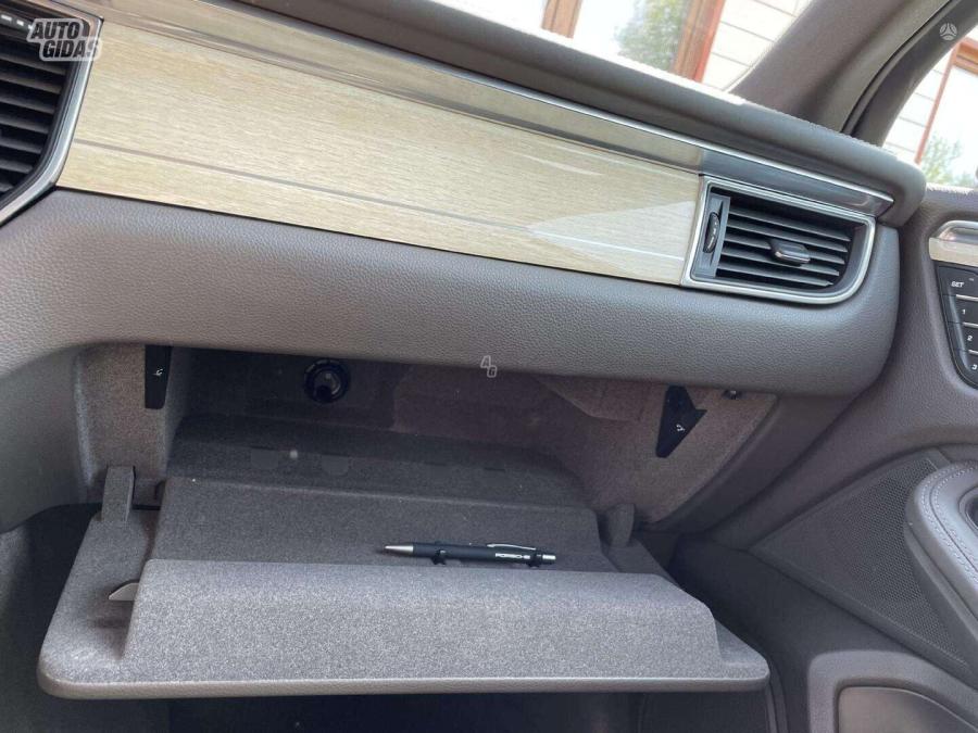 Grey Porsche Macan 2016 in Vilnius, with an engine capacity of 3.00 L and mileage of 243 thousand km for 18000 €, photo 22 on AUTOMOTO.COM.LV