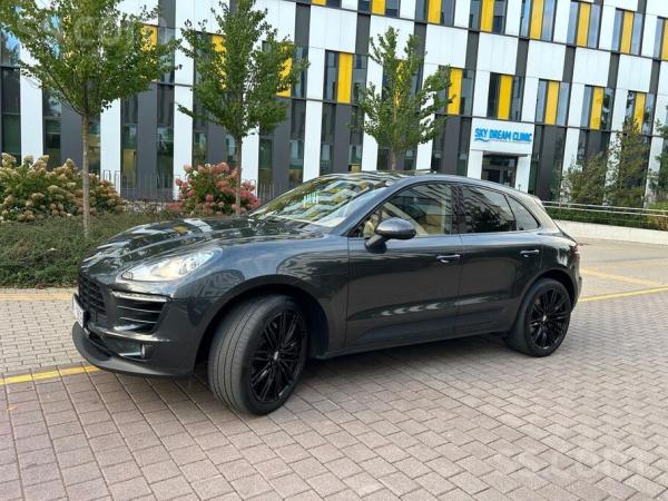 Grey Porsche Macan 2016 in Riga, with an engine capacity of 3.00 L and mileage of 177 thousand km for 27500 €, photo 1 on AUTOMOTO.COM.LV