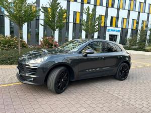 Grey Porsche Macan 2016 in Riga, with an engine capacity of 3.00 L and mileage of 177 thousand km for 27500 €, photo  on AUTOMOTO.COM.LV