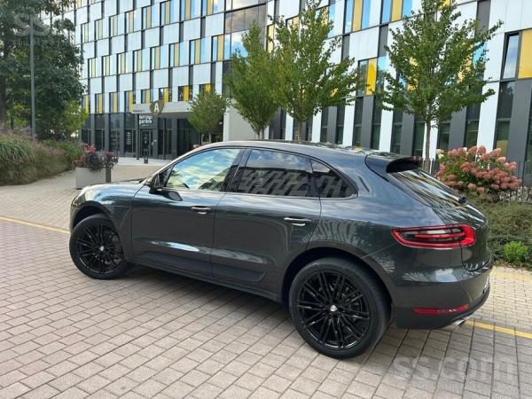 Grey Porsche Macan 2016 in Riga, with an engine capacity of 3.00 L and mileage of 177 thousand km for 27500 €, photo 3 on AUTOMOTO.COM.LV