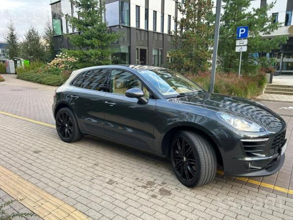Grey Porsche Macan 2016 in Riga, with an engine capacity of 3.00 L and mileage of 177 thousand km for 27500 €, photo 4 on AUTOMOTO.COM.LV