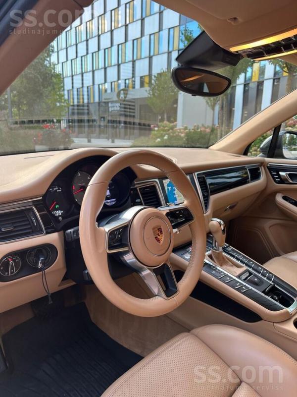 Grey Porsche Macan 2016 in Riga, with an engine capacity of 3.00 L and mileage of 177 thousand km for 27500 €, photo 6 on AUTOMOTO.COM.LV
