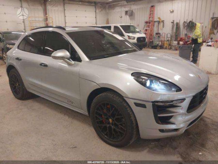 Grey Porsche Macan 2017 in Klaipeda, with an engine capacity of 3.00 L and mileage of 75 thousand km for 16000 €, photo 1 on AUTOMOTO.COM.LV