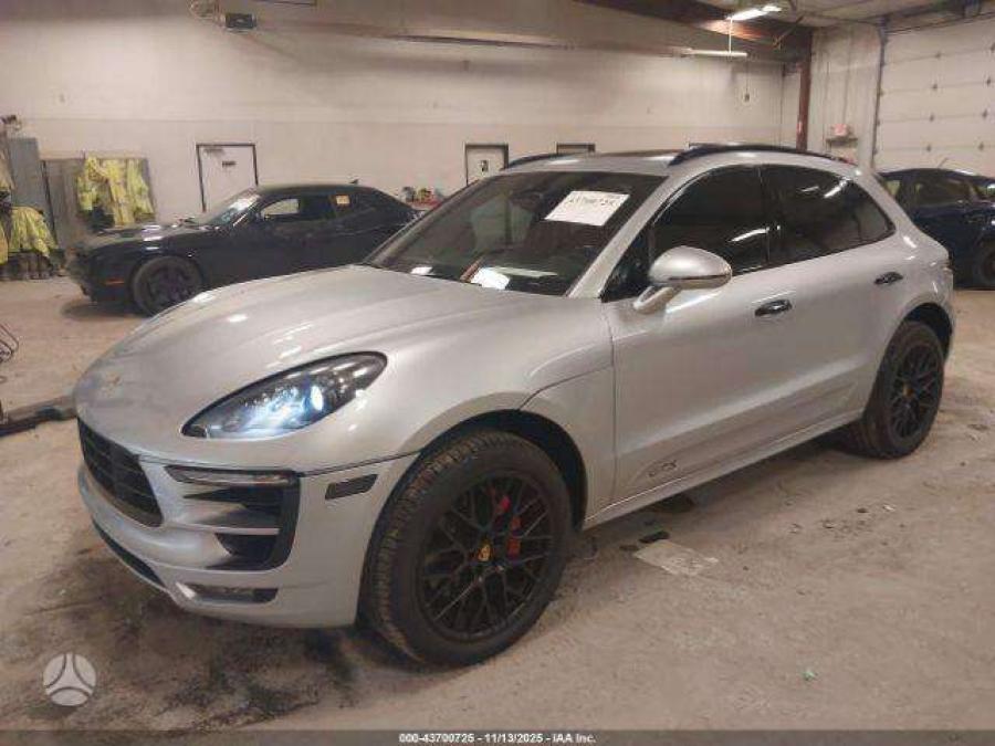 Grey Porsche Macan 2017 in Klaipeda, with an engine capacity of 3.00 L and mileage of 75 thousand km for 16000 €, photo 2 on AUTOMOTO.COM.LV