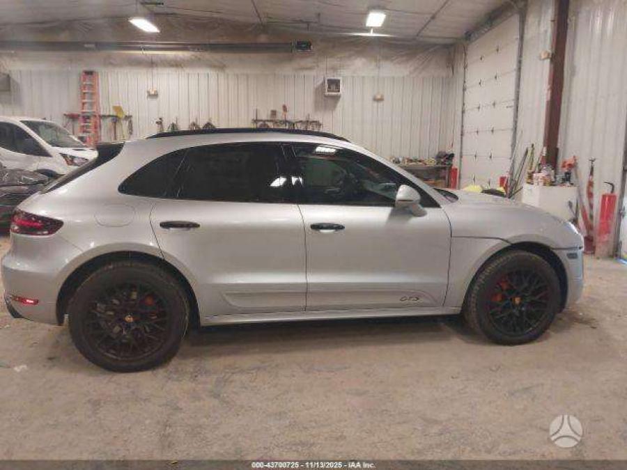 Grey Porsche Macan 2017 in Klaipeda, with an engine capacity of 3.00 L and mileage of 75 thousand km for 16000 €, photo 13 on AUTOMOTO.COM.LV
