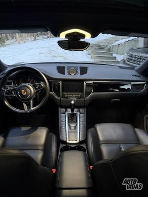Grey Porsche Macan 2017 in Vilnius, with an engine capacity of 2.00 L and mileage of 62 thousand km for 24990 €, photo 15 on AUTOMOTO.COM.LV