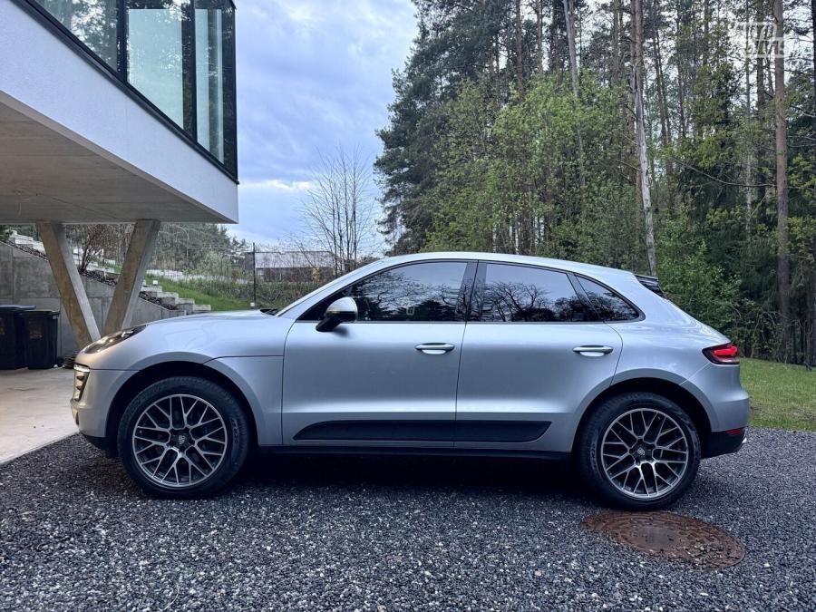 Pelēks Porsche Macan 2017 Viļņa, ar dzinēja tilpumu 2.00 L un nobraukumu 62 tūkst. km par 23990 €, foto 3 vietnē AUTOMOTO.COM.LV