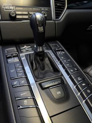 Pelēks Porsche Macan 2017 Viļņa, ar dzinēja tilpumu 2.00 L un nobraukumu 62 tūkst. km par 23990 €, foto 22 vietnē AUTOMOTO.COM.LV