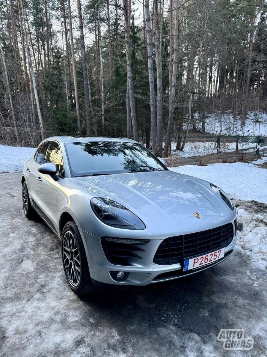 Grey Porsche Macan 2017 in Vilnius, with an engine capacity of 2.00 L and mileage of 62 thousand km for 24990 €, photo 1 on AUTOMOTO.COM.LV