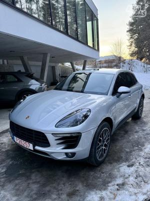 Grey Porsche Macan 2017 in Vilnius, with an engine capacity of 2.00 L and mileage of 62 thousand km for 24990 €, photo 5 on AUTOMOTO.COM.LV