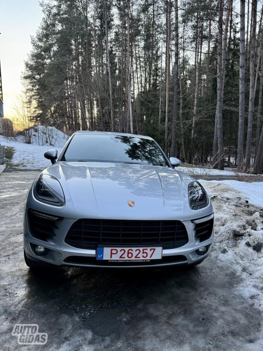 Grey Porsche Macan 2017 in Vilnius, with an engine capacity of 2.00 L and mileage of 62 thousand km for 24990 €, photo 10 on AUTOMOTO.COM.LV