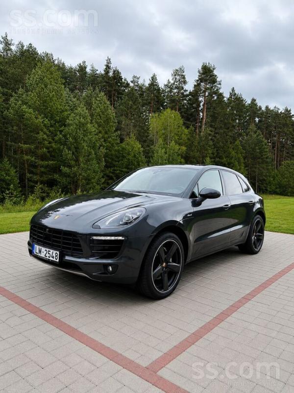 Grey Porsche Macan 2017 in Riga, with an engine capacity of 3.00 L and mileage of 192 thousand km for 33000 €, photo 1 on AUTOMOTO.COM.LV