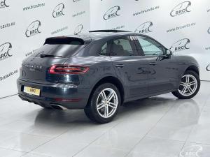 Grey Porsche Macan 2017 in Vilnius, with an engine capacity of 1.98 L and mileage of 167 thousand km for 23900 €, photo 4 on AUTOMOTO.COM.LV