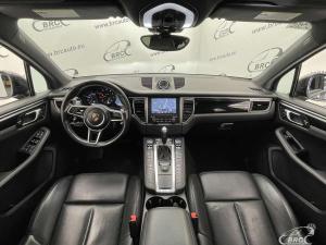 Grey Porsche Macan 2017 in Vilnius, with an engine capacity of 1.98 L and mileage of 167 thousand km for 23900 €, photo 5 on AUTOMOTO.COM.LV