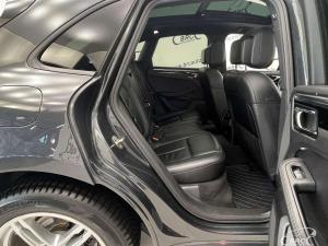 Grey Porsche Macan 2017 in Vilnius, with an engine capacity of 1.98 L and mileage of 167 thousand km for 23900 €, photo 12 on AUTOMOTO.COM.LV
