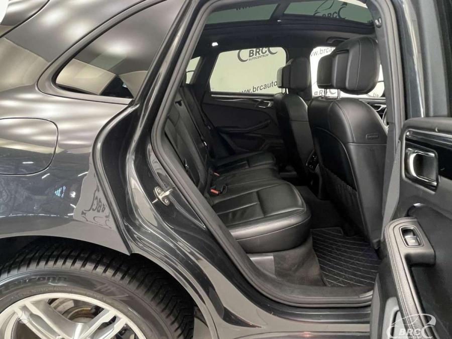 Grey Porsche Macan 2017 in Vilnius, with an engine capacity of 1.98 L and mileage of 167 thousand km for 23900 €, photo 12 on AUTOMOTO.COM.LV