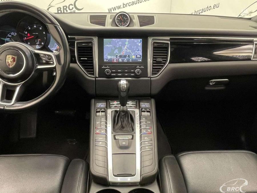 Grey Porsche Macan 2017 in Vilnius, with an engine capacity of 1.98 L and mileage of 167 thousand km for 23900 €, photo 18 on AUTOMOTO.COM.LV