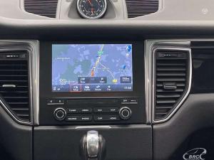 Grey Porsche Macan 2017 in Vilnius, with an engine capacity of 1.98 L and mileage of 167 thousand km for 23900 €, photo 20 on AUTOMOTO.COM.LV