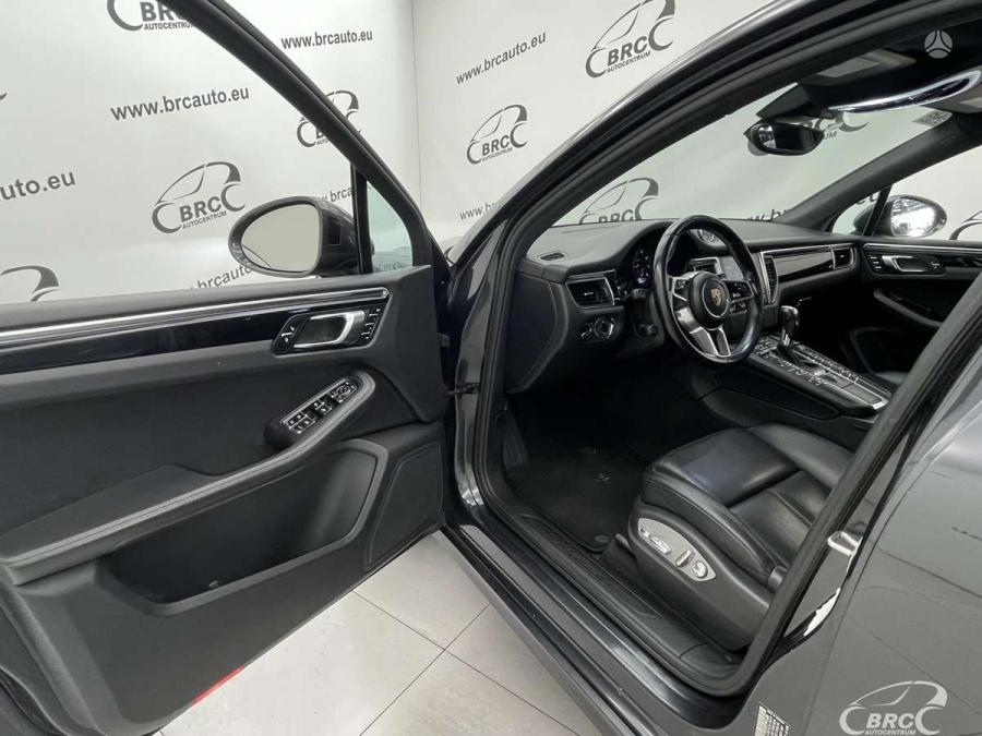 Grey Porsche Macan 2017 in Vilnius, with an engine capacity of 1.98 L and mileage of 167 thousand km for 23900 €, photo 22 on AUTOMOTO.COM.LV