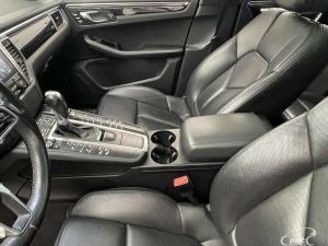 Grey Porsche Macan 2017 in Vilnius, with an engine capacity of 1.98 L and mileage of 167 thousand km for 23900 €, photo 27 on AUTOMOTO.COM.LV