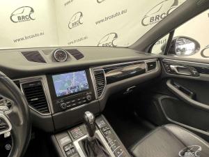 Grey Porsche Macan 2017 in Vilnius, with an engine capacity of 1.98 L and mileage of 167 thousand km for 23900 €, photo 32 on AUTOMOTO.COM.LV