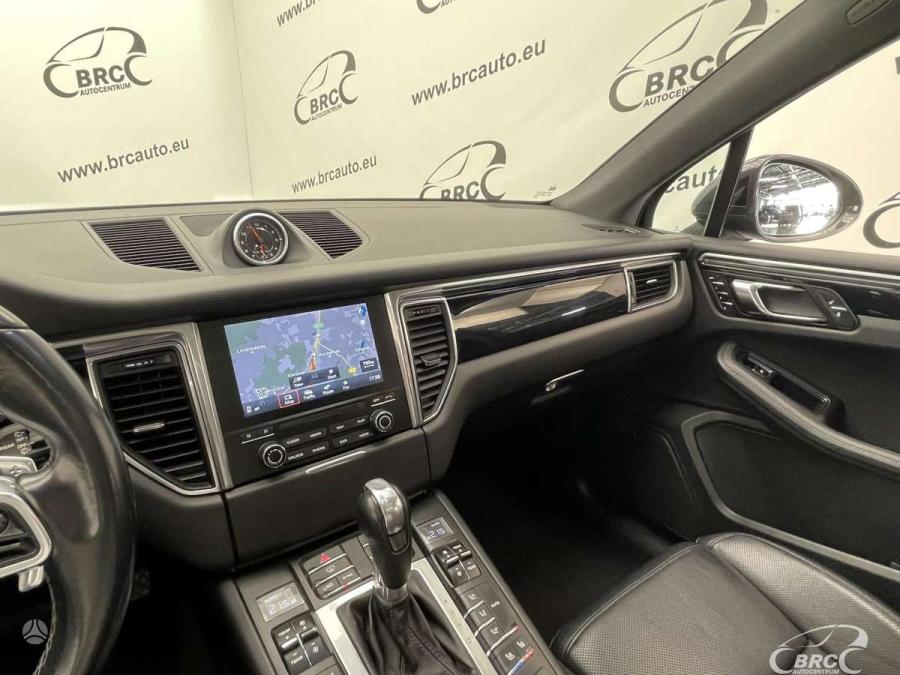 Grey Porsche Macan 2017 in Vilnius, with an engine capacity of 1.98 L and mileage of 167 thousand km for 23900 €, photo 32 on AUTOMOTO.COM.LV
