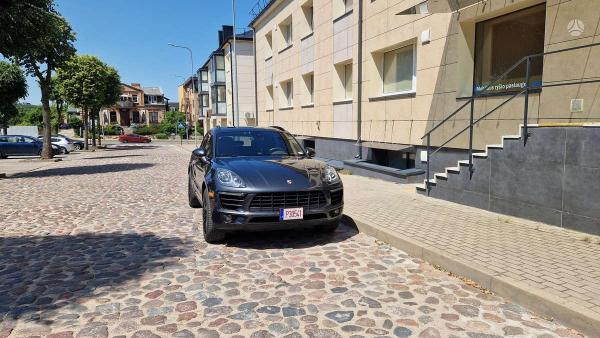Pelēks Porsche Macan 2017 Alīta, ar dzinēja tilpumu 3.00 L un nobraukumu 192 tūkst. km par 20000 €, foto 4 vietnē AUTOMOTO.COM.LV