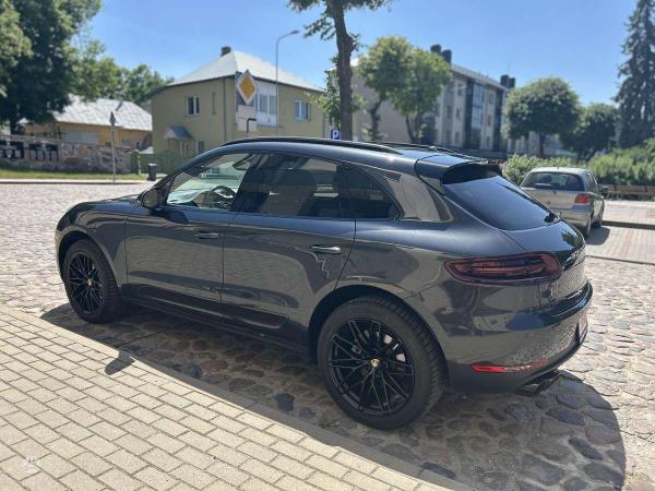 Pelēks Porsche Macan 2017 Alīta, ar dzinēja tilpumu 3.00 L un nobraukumu 192 tūkst. km par 20000 €, foto 5 vietnē AUTOMOTO.COM.LV