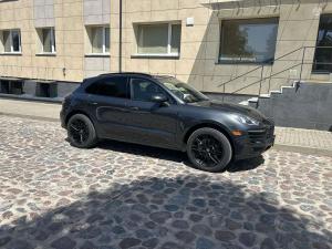 Pelēks Porsche Macan 2017 Alīta, ar dzinēja tilpumu 3.00 L un nobraukumu 192 tūkst. km par 20000 €, foto 3 vietnē AUTOMOTO.COM.LV