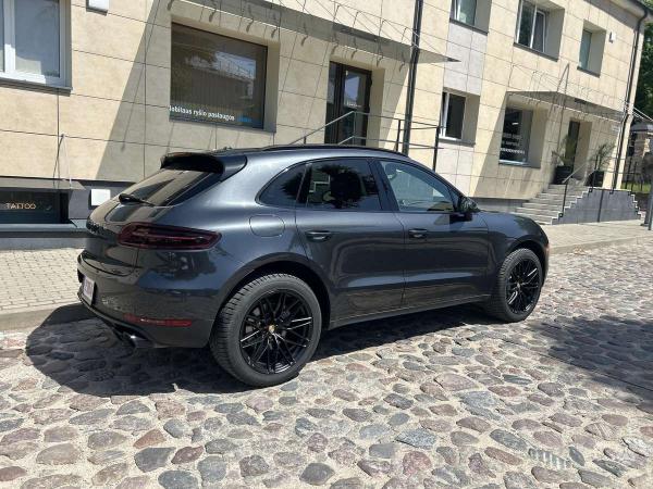 Grey Porsche Macan 2017 in Alytus, with an engine capacity of 3.00 L and mileage of 192 thousand km for 20000 €, photo 7 on AUTOMOTO.COM.LV