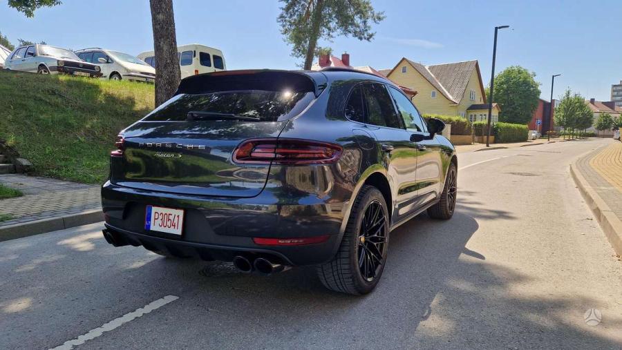 Pelēks Porsche Macan 2017 Alīta, ar dzinēja tilpumu 3.00 L un nobraukumu 192 tūkst. km par 20000 €, foto 13 vietnē AUTOMOTO.COM.LV