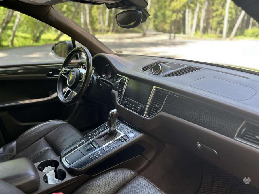 Pelēks Porsche Macan 2017 Alīta, ar dzinēja tilpumu 3.00 L un nobraukumu 192 tūkst. km par 20000 €, foto 21 vietnē AUTOMOTO.COM.LV