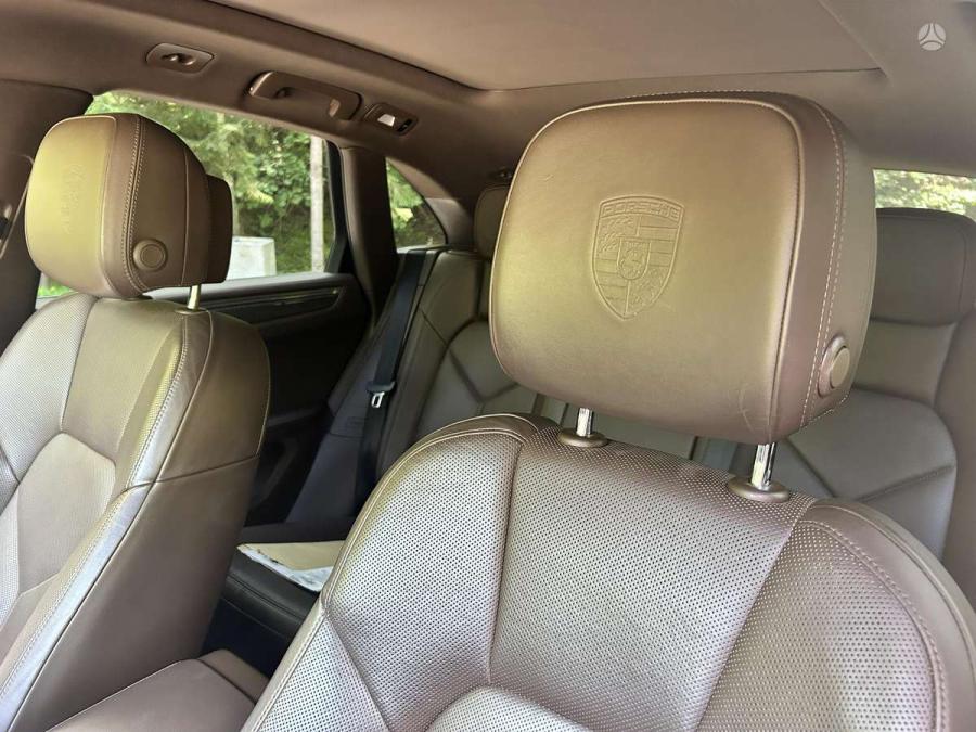 Pelēks Porsche Macan 2017 Alīta, ar dzinēja tilpumu 3.00 L un nobraukumu 192 tūkst. km par 20000 €, foto 24 vietnē AUTOMOTO.COM.LV