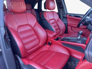 Grey Porsche Macan 2017 in Riga, with an engine capacity of 3.00 L and mileage of 196 thousand km for 26990 €, photo 7 on AUTOMOTO.COM.LV
